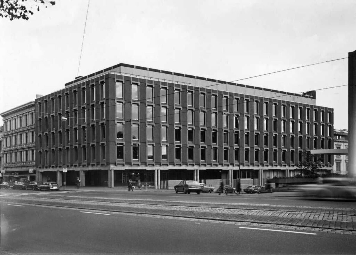Teigens Fotoatelier, John Engh, Tore Drange, Forsikringens hus ...