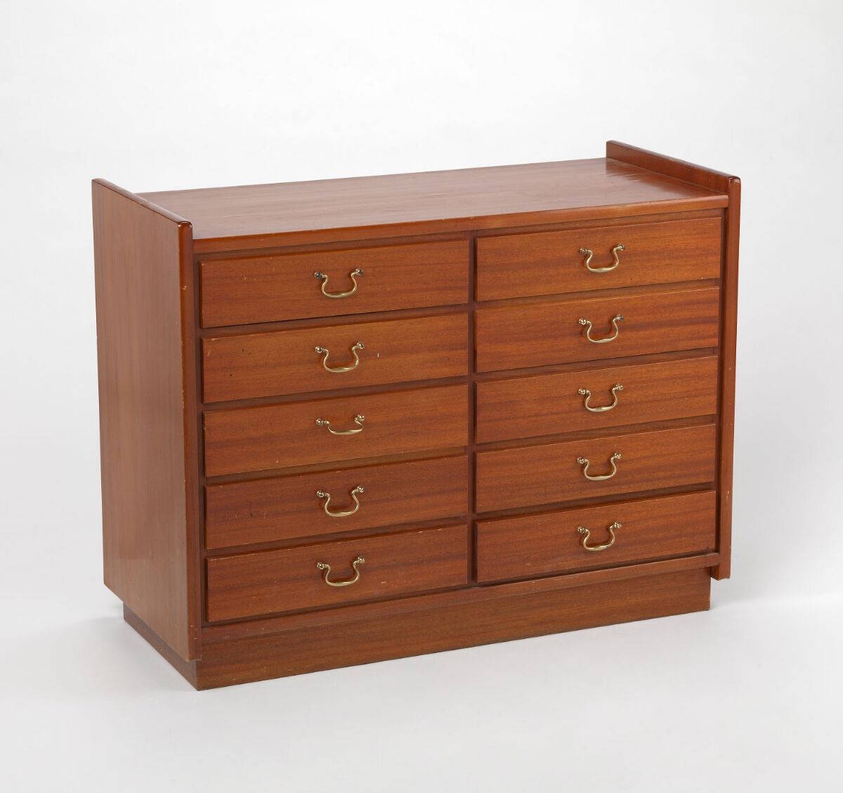 Hiorth og Østlyngen AS, Alf Sture, Elverum Møbel og Trevarefabrikk (EMT ...