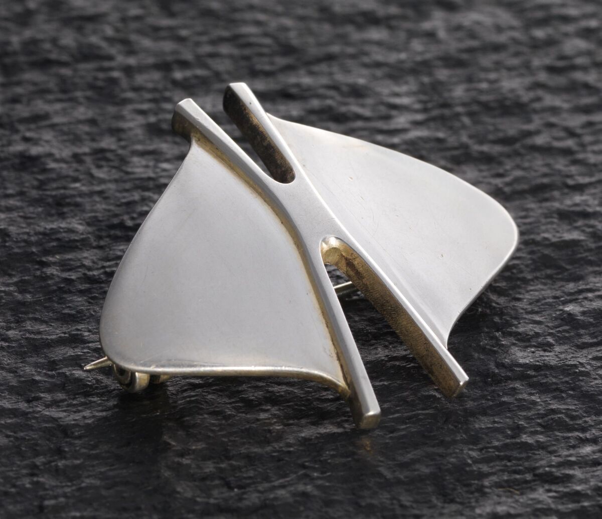 Erling Christoffersen, PLUS, Brooch – Nasjonalmuseet – Collection