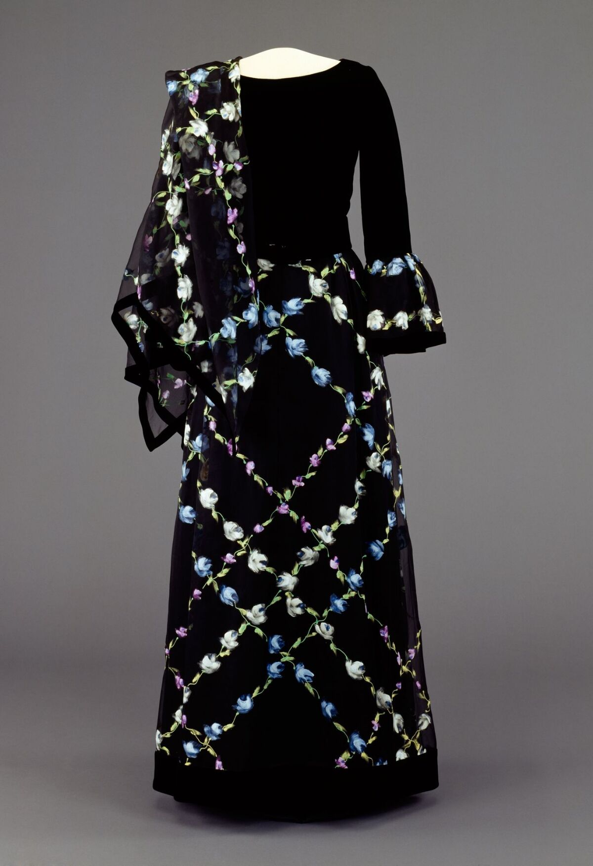 Pierre Balmain, Maison Balmain, Selskapskjole – Nasjonalmuseet – Samlingen