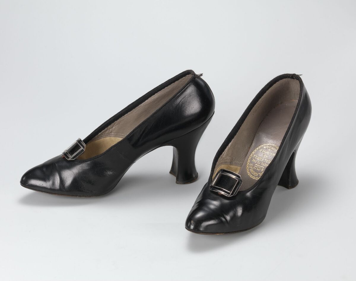 Hook Knowles & Co. Ld., Ukjent, Pumps – Nasjonalmuseet – Samlingen