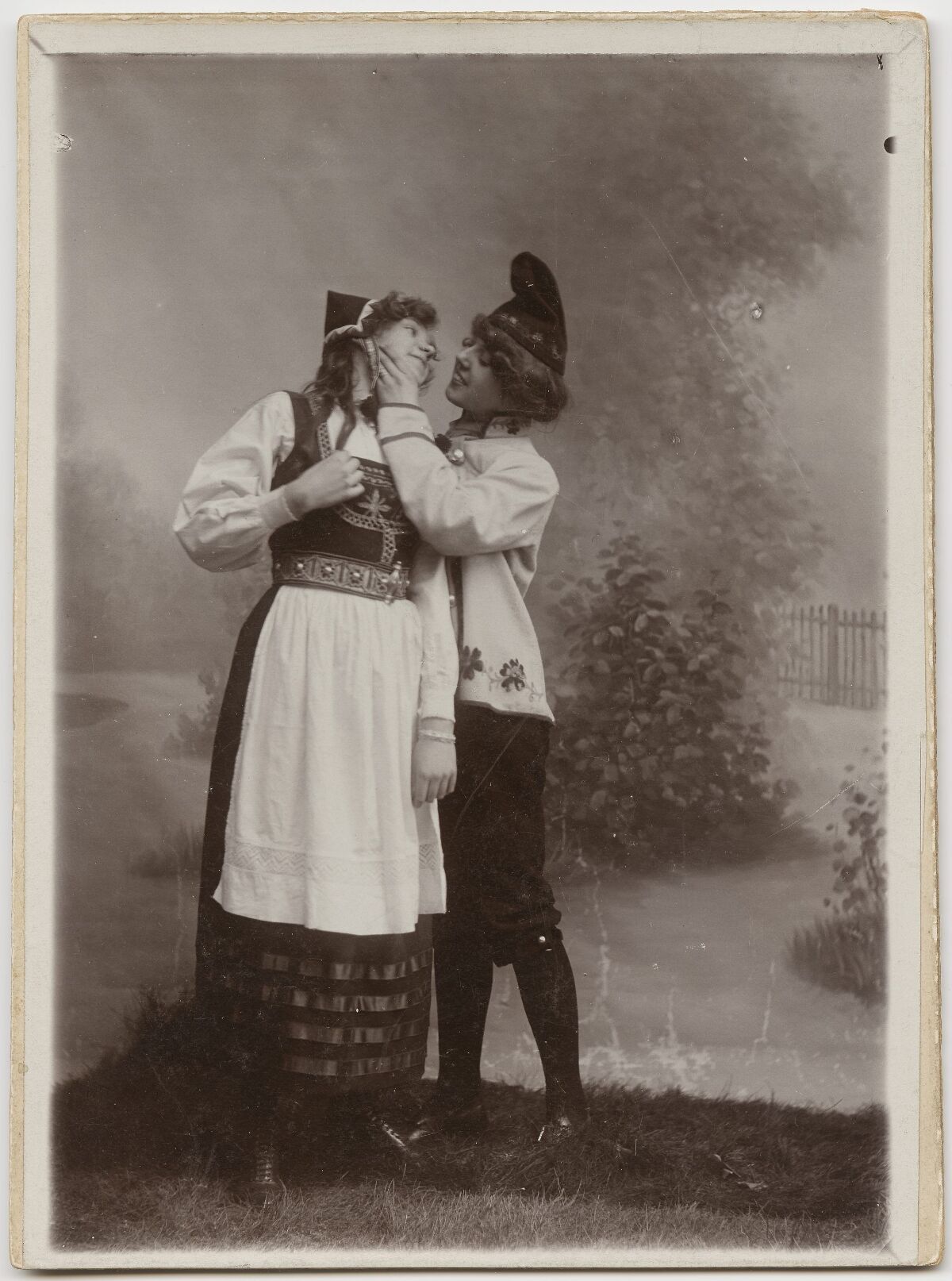 Solveig Lund, Hardanger Frieri – Nasjonalmuseet – Samlingen