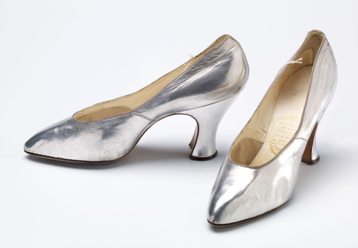 Hook Knowles & Co. Ld., Pumps – Nasjonalmuseet – Collection