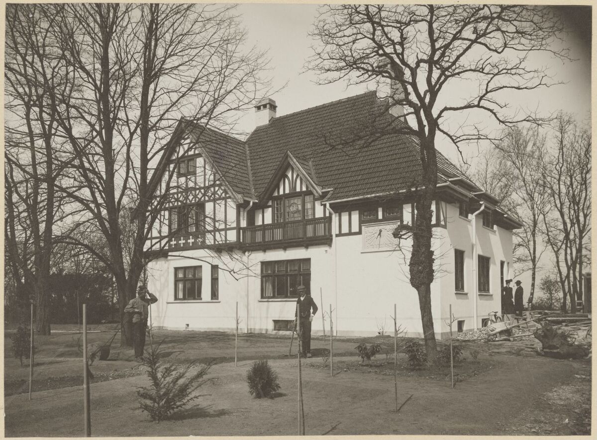 Elina Nelander, Hjørdis Grøntoft Raknerud, Villa Friis, fasade mot ...