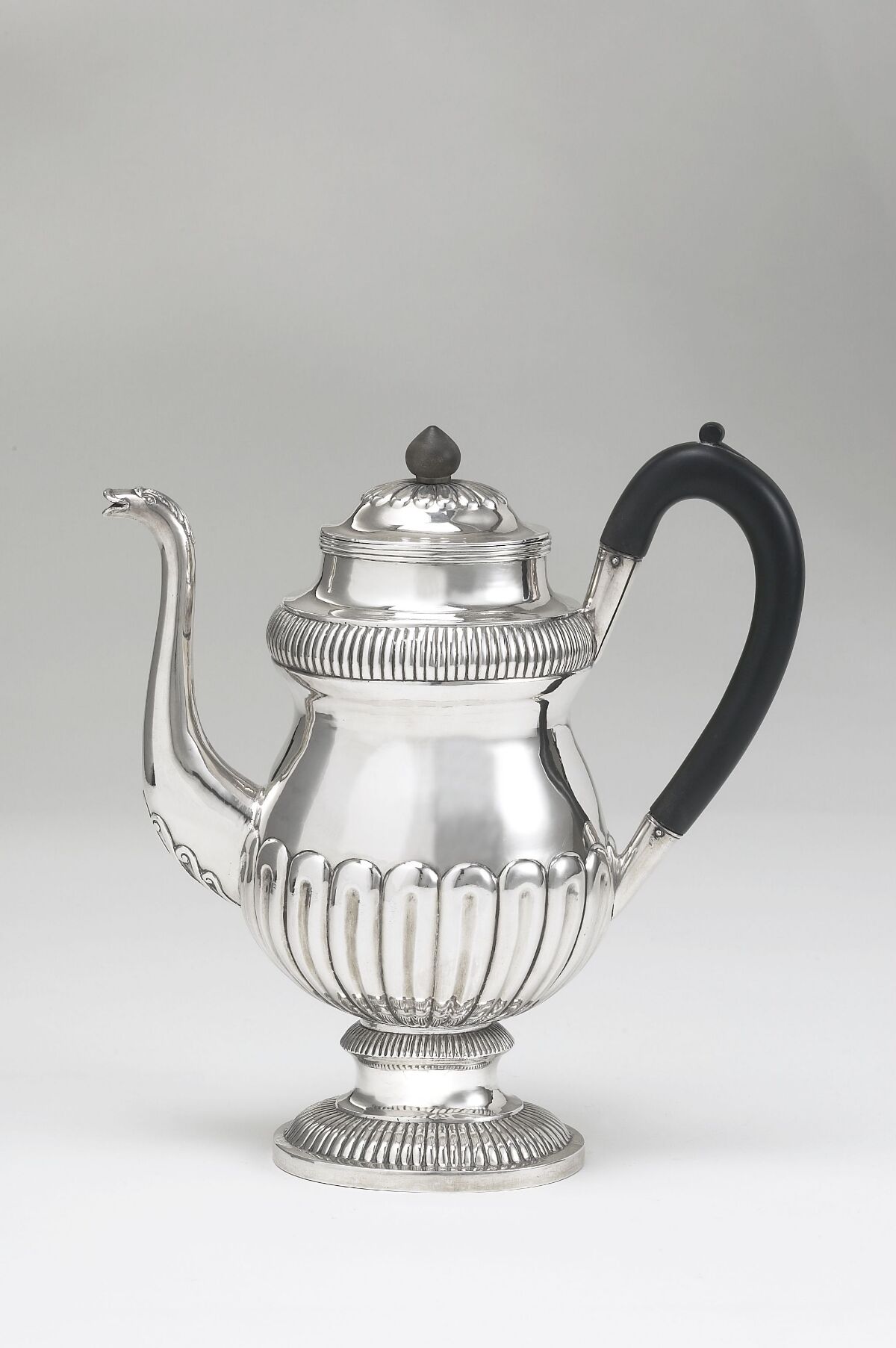 Jacob Ulrich Holfeldt Tostrup, Kaffekanne – Nasjonalmuseet – Samlingen